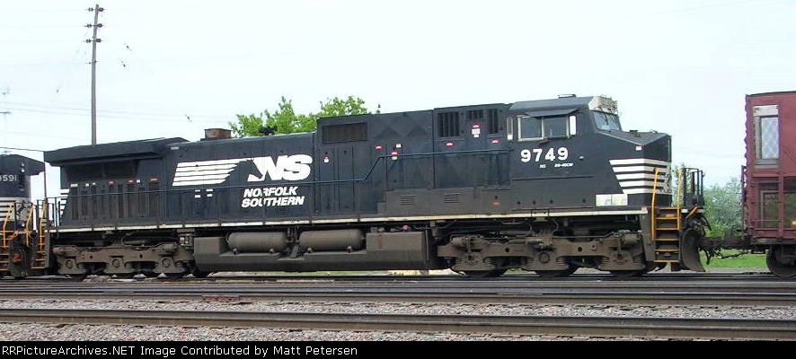 NS 9749
